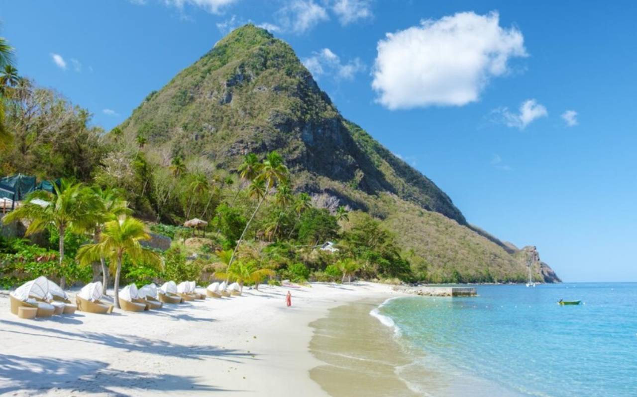 Saint Lucia Pitons: Ultimate Guide (Gros and Piton) | TravelTips.org